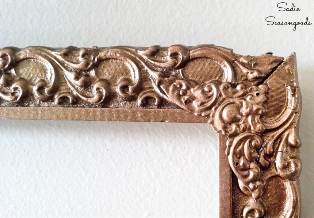 How to Make a Vintage Gallery Wall with Empty Picture Frames