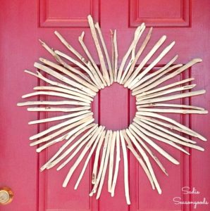 Craft Ideas for a Beachcomber: What to Do with Shells and More