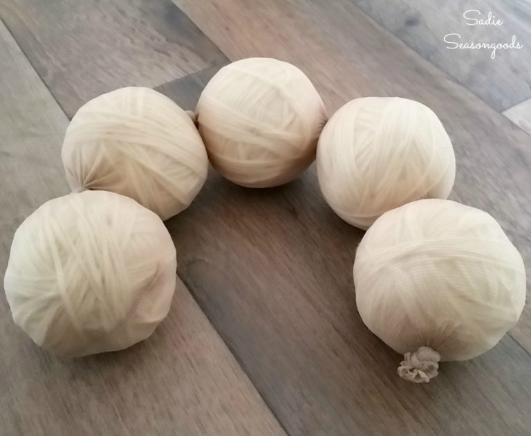DIY Dryer Balls from Wool Yarn for Eco-Friendly Cleaning