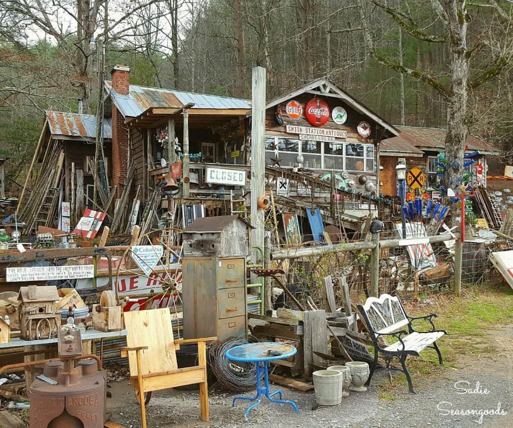 Blue Ridge, GA: Shopping at the Best Antiques, Vintage, and Thrift Stores