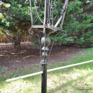 Halloween Lamp Post for Hitchcock-Inspired Porch Decor!