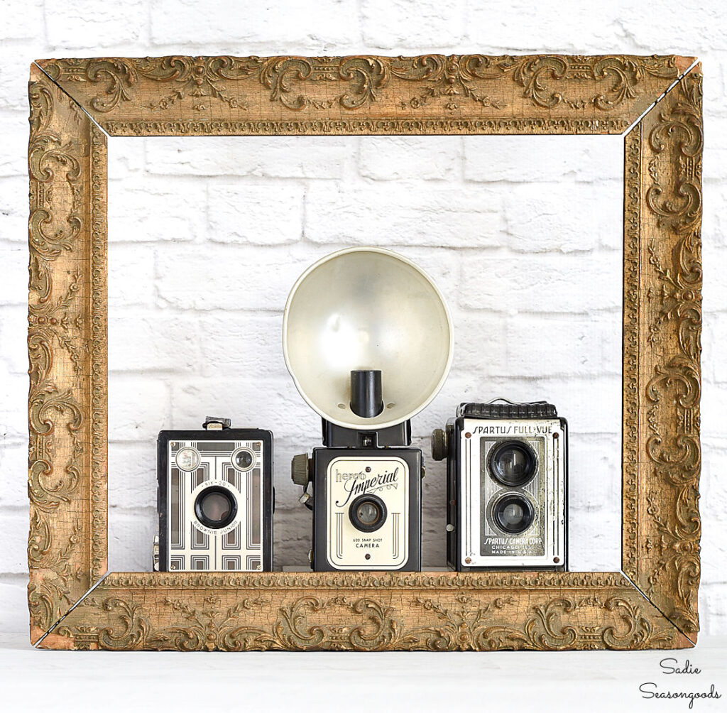 30+ Ideas for Upcycled Picture Frames from the Thrift Store