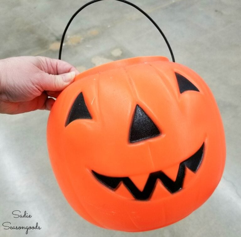 Modern Halloween Decor from a Plastic Pumpkin Bucket