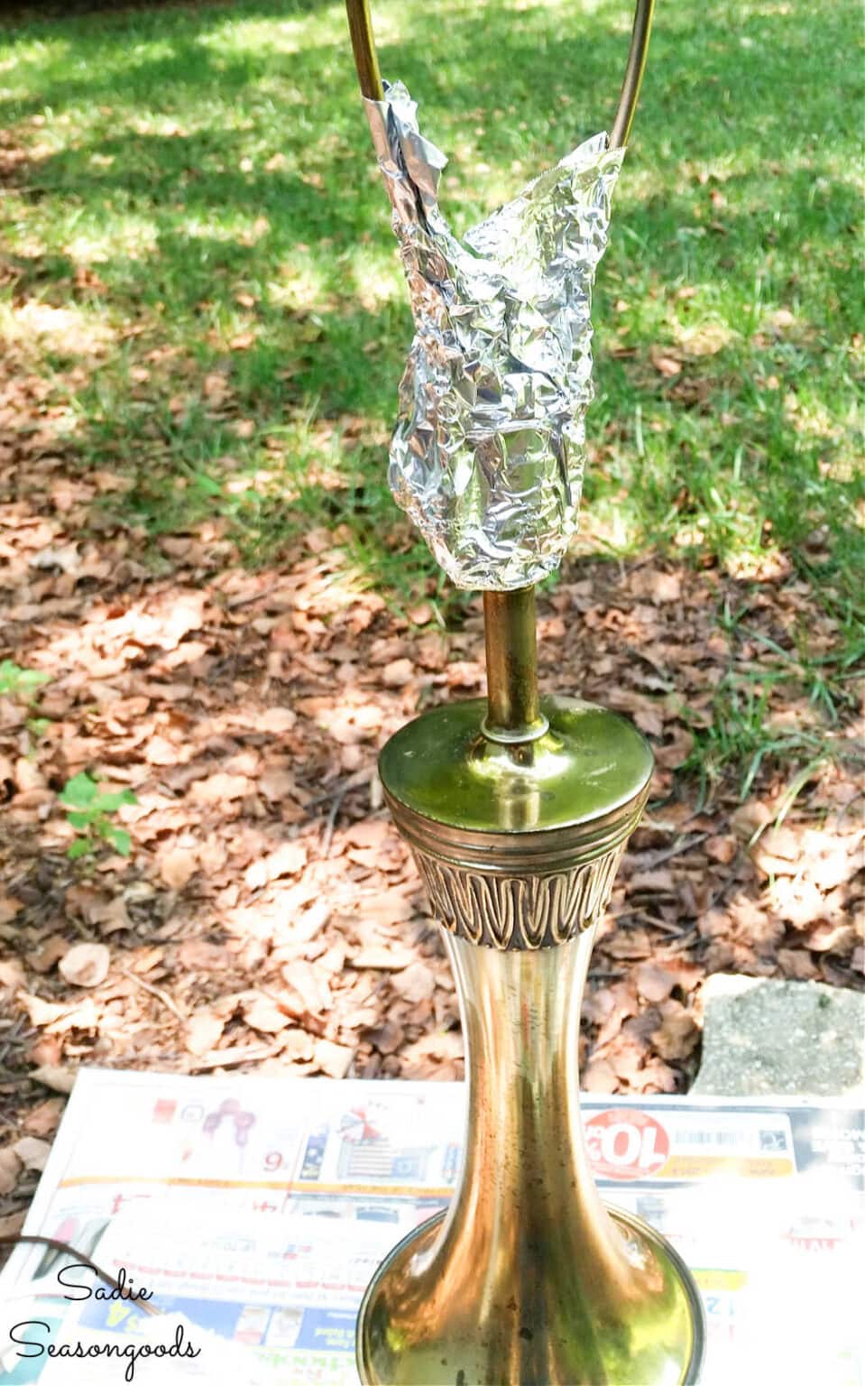 Painting a Brass Lamp from the Thrift Store