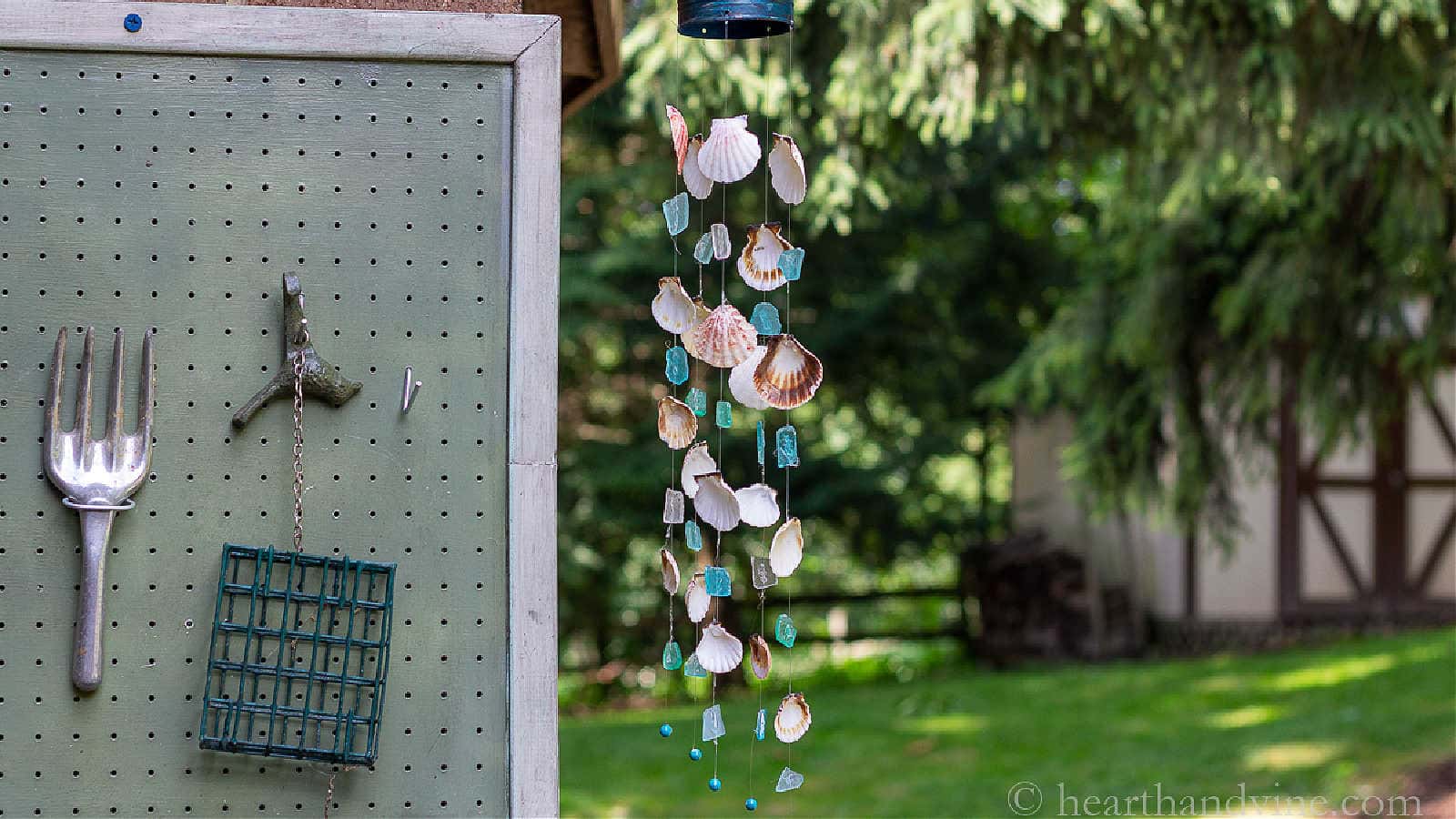 Craft Ideas for a Beachcomber: What to Do with Shells and More