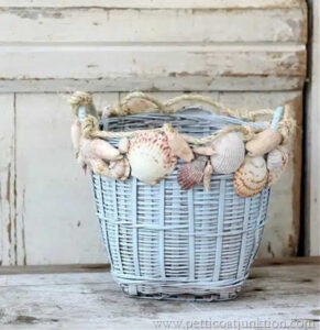 Craft Ideas for a Beachcomber: What to Do with Shells and More