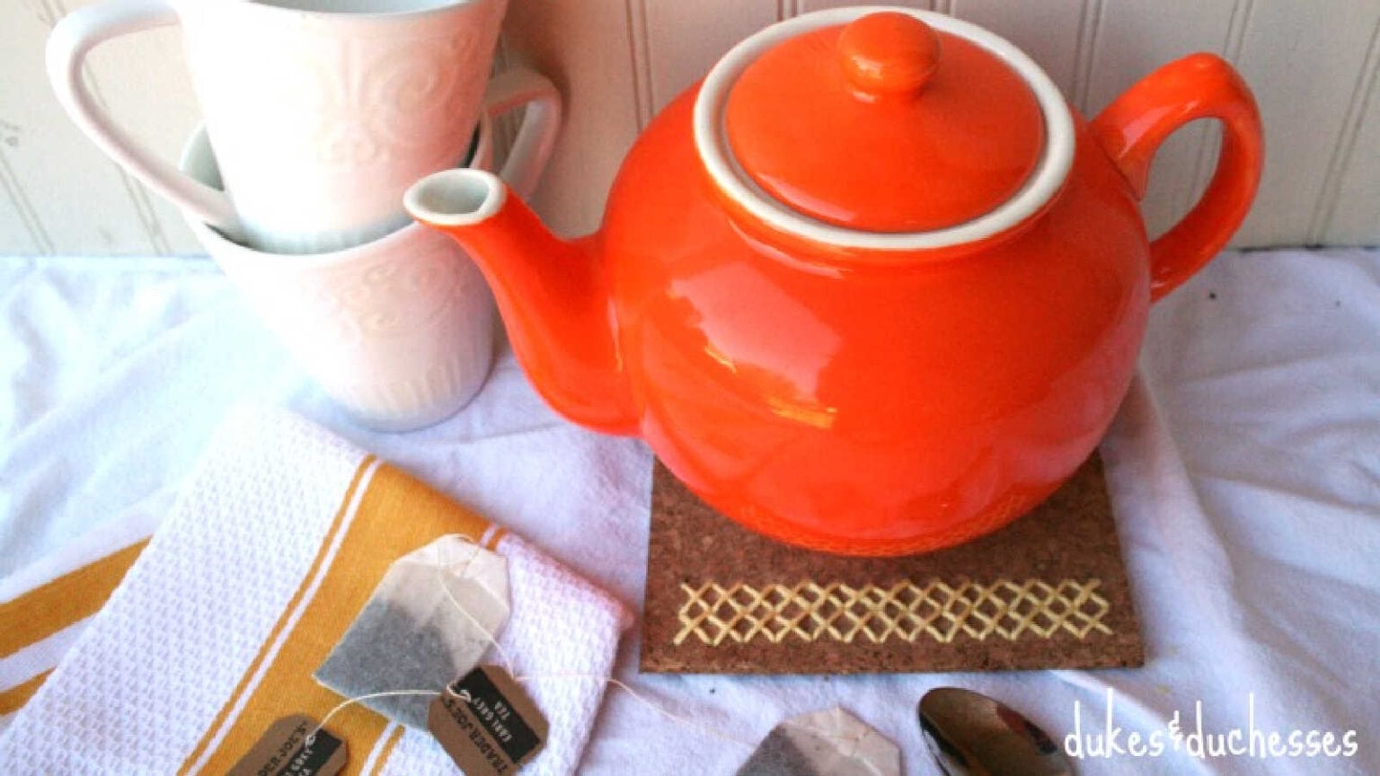 Cork Crafts: Projects with Cork Boards, Tiles, Fabric, and Coasters