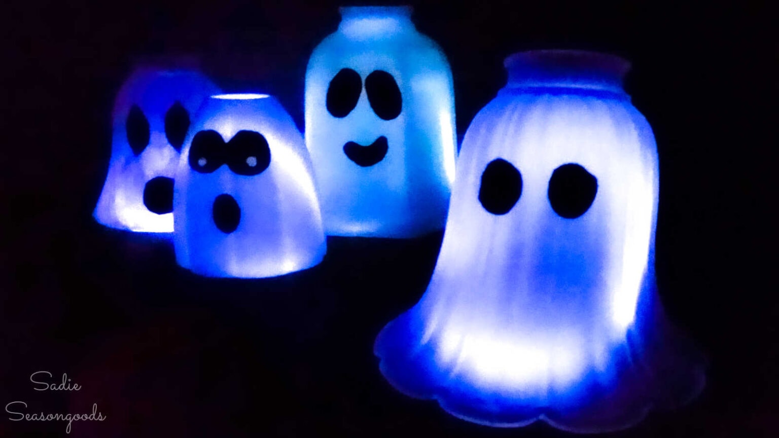 Halloween Decoration Ideas for Ghosts and Jack-o-Lanterns