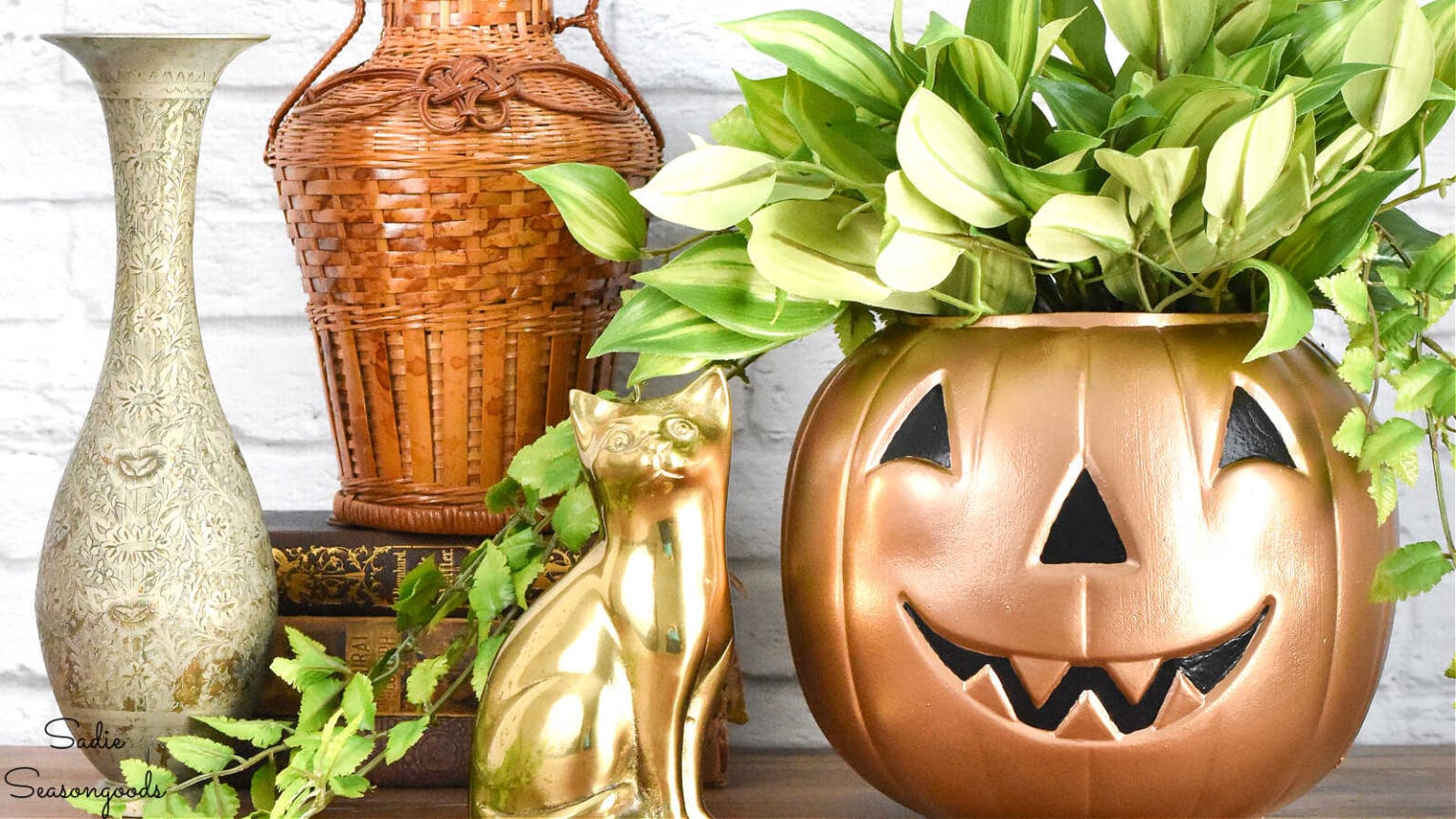 Halloween Decoration Ideas for Ghosts and Jack-o-Lanterns