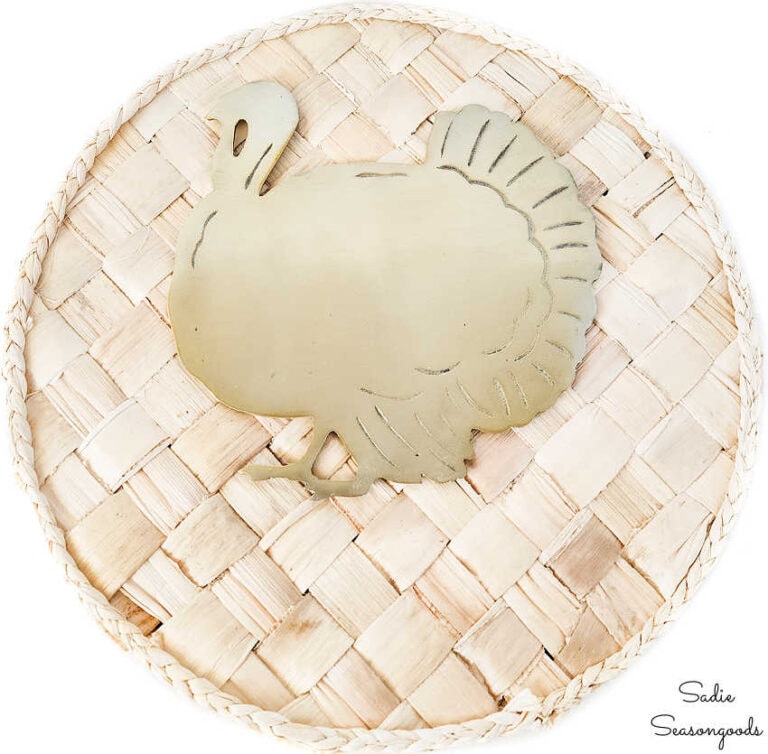 Thanksgiving Wreath from a Brass Trivet and Woven Placemat