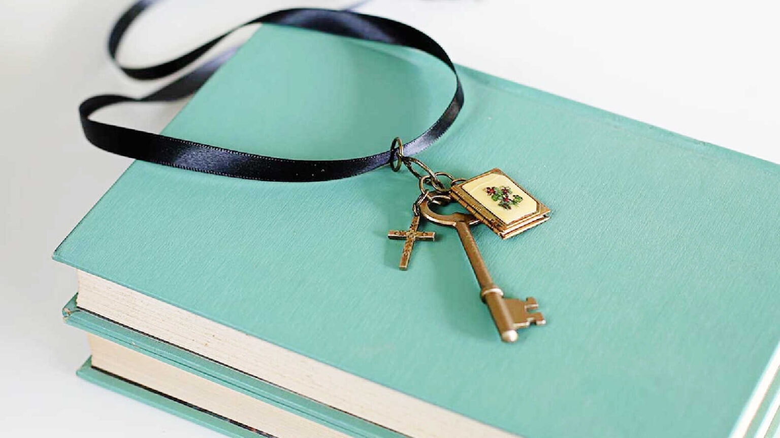 Creative Inspiration for Upcycled and Repurposed Jewelry