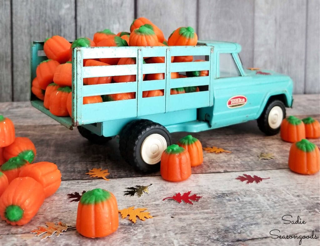 Let's Go Autumnal Thrifting for These Upcycled Fall Craft Ideas
