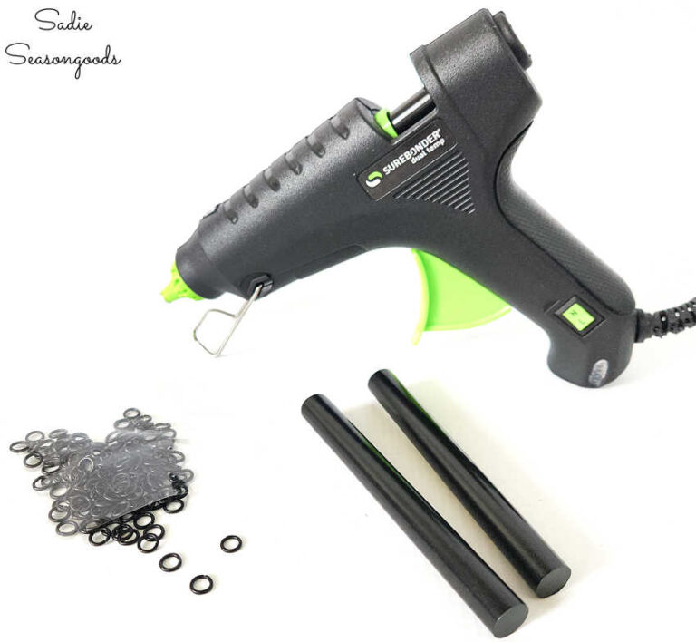 Decorating a Halloween Tree with Vintage Cupcake Toppers